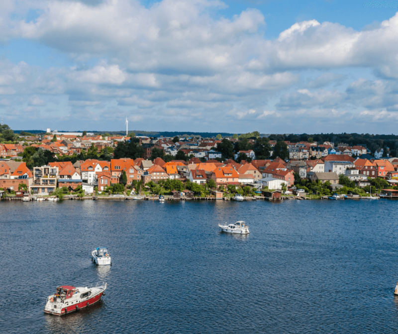 Op bootvakantie met een woonboot: jouw huisje op het water - Click&Boat ...