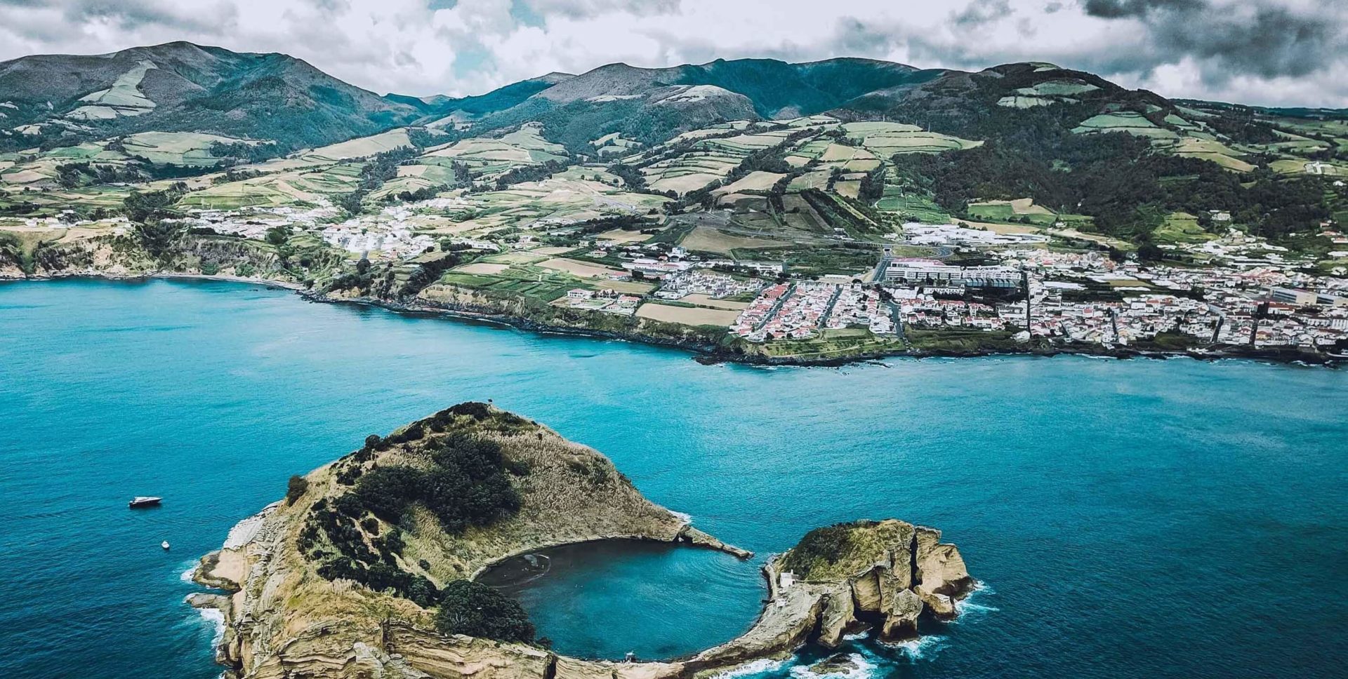 Resa till Azorerna -upplev den fantasiska ögruppen från havet - Click&Boat
