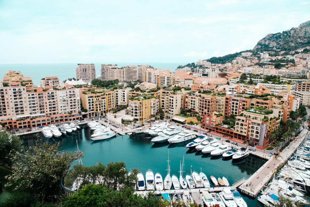 7 reasons for a yacht charter in Monaco, a cosmopolitan pearl on the Med